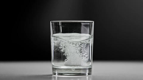 Effervescent Tablet Falling into Fresh Water in Animated GIF 25960228 ...