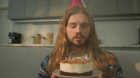 Animert Bursdagskake Idle Monsters: Click Away City – Apper På